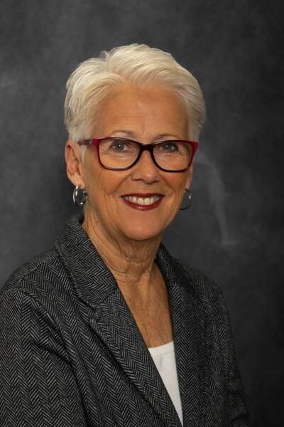 Vicki Flanders - Rockford - Dickerson & Nieman Realtors